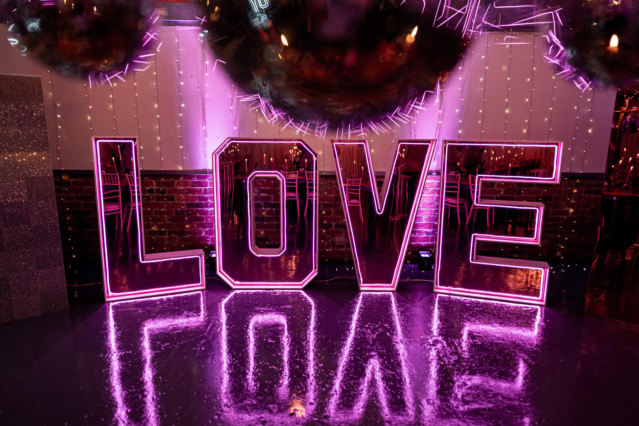 Modern Retro Decor for your Special Occasion - Pinch Me Please